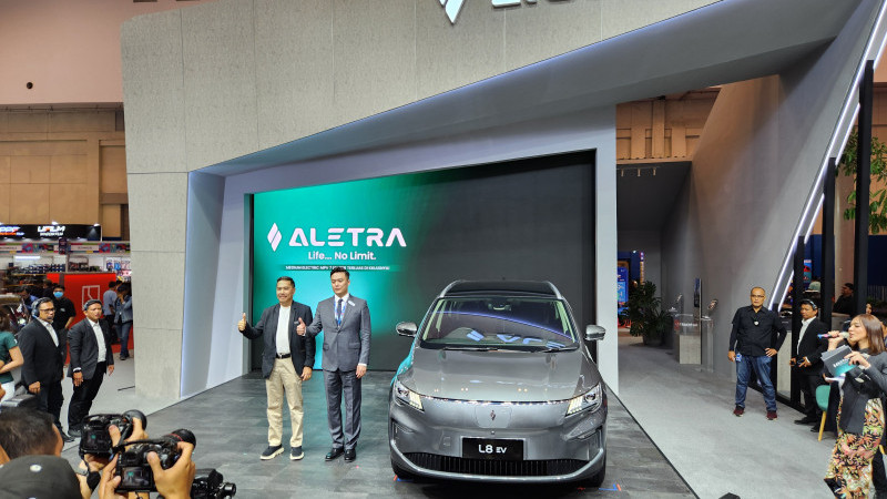 Aletra L8 MPV Listrik Premium Mengaspal di Indonesia, Harga Rp 400 ...