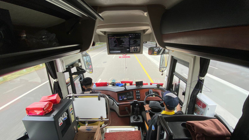 Sopir Bus Antar Kota Wajib Tahu, Ini Kode Menyalip Kendaraan Yang Aman ...