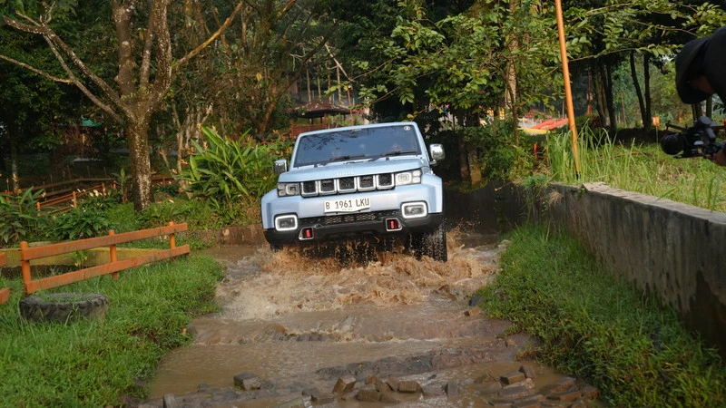 BAIC BJ40 Plus 4WD Shift on the Fly, Aktif di Kecepatan 20 Kpj - kabaroto